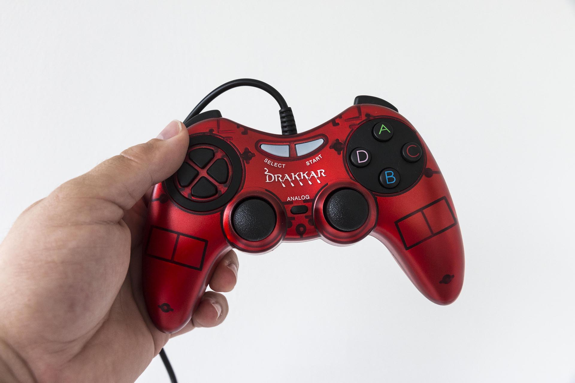Review: Konix Drakkar Gaming Controller for PC - Entert1.nl